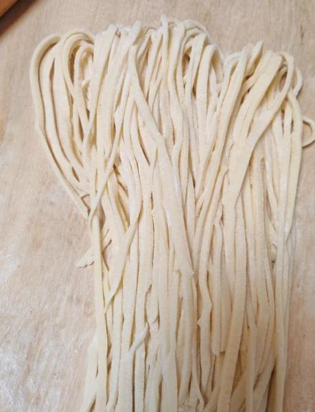 家常面条怎么做好吃_手擀面做法图解视频-第1张图片-山城妙识 家常面条怎么做好吃_手擀面做法图解视频-第1张图片-山城妙识