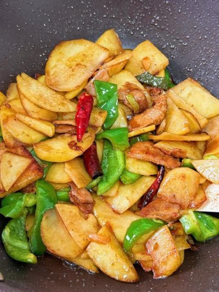 大辣椒炒土豆片怎么做_大辣椒炒土豆片的家常做法-第1张图片-山城妙识 大辣椒炒土豆片怎么做_大辣椒炒土豆片的家常做法-第1张图片-山城妙识