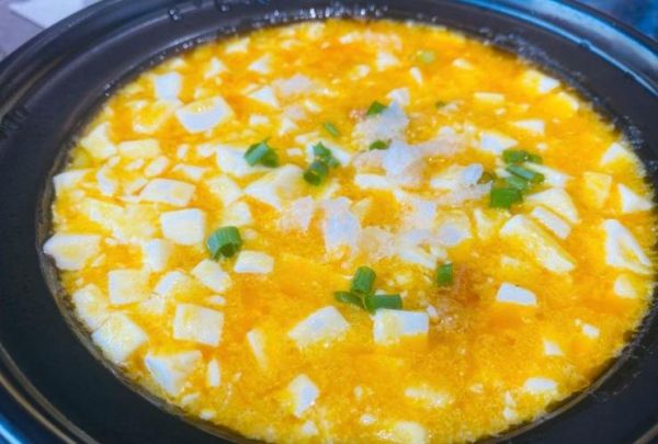 蟹黄豆腐的营养价值_蟹黄豆腐的功效与作用-第1张图片-山城妙识 蟹黄豆腐的营养价值_蟹黄豆腐的功效与作用-第1张图片-山城妙识