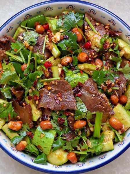 凉拌牛肉怎么做好吃_凉拌牛肉用什么部位最嫩-第1张图片-山城妙识 凉拌牛肉怎么做好吃_凉拌牛肉用什么部位最嫩-第1张图片-山城妙识