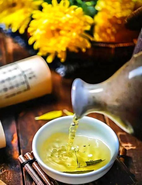 菊花酒怎么做_菊花酒的功效与作用-第2张图片-山城妙识 菊花酒怎么做_菊花酒的功效与作用-第2张图片-山城妙识