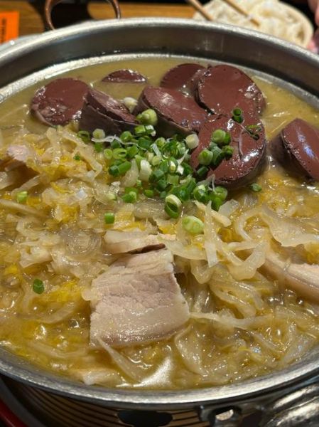 酸菜炖白肉血肠怎么做_东北酸菜血肠正宗做法-第1张图片-山城妙识 酸菜炖白肉血肠怎么做_东北酸菜血肠正宗做法-第1张图片-山城妙识