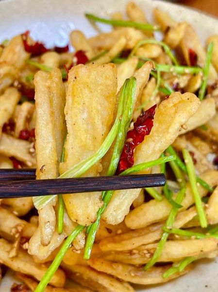 油炸藕条怎么做才酥脆_藕条炸多久才金黄-第1张图片-山城妙识 油炸藕条怎么做才酥脆_藕条炸多久才金黄-第1张图片-山城妙识
