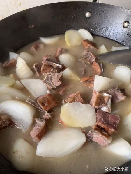 腊排骨炖萝卜干怎么做_腊排骨炖萝卜干要焯水吗-第1张图片-山城妙识 腊排骨炖萝卜干怎么做_腊排骨炖萝卜干要焯水吗-第1张图片-山城妙识
