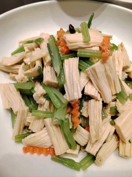 凉拌腐竹芹菜怎么做_凉拌腐竹芹菜热量高吗-第1张图片-山城妙识