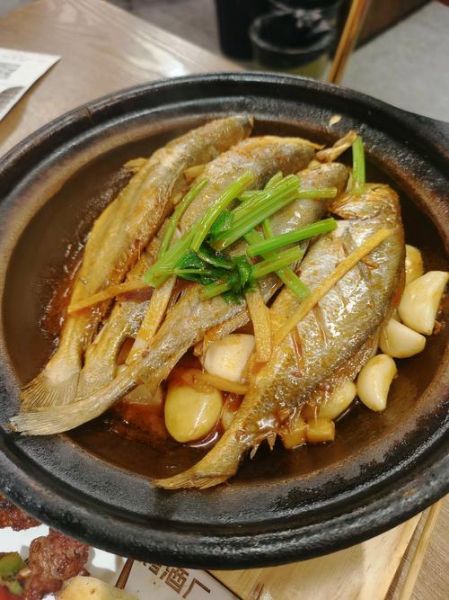 砂锅炖黄花鱼怎么做_砂锅炖黄花鱼需要炖多久-第1张图片-山城妙识 砂锅炖黄花鱼怎么做_砂锅炖黄花鱼需要炖多久-第1张图片-山城妙识