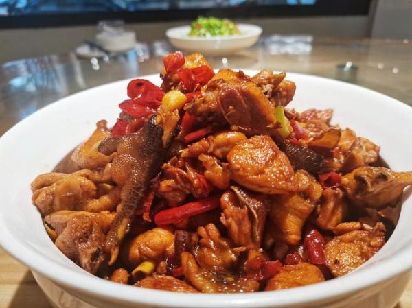 九味贵妃鸡是什么菜系_正宗做法与口味特点-第1张图片-山城妙识 九味贵妃鸡是什么菜系_正宗做法与口味特点-第1张图片-山城妙识