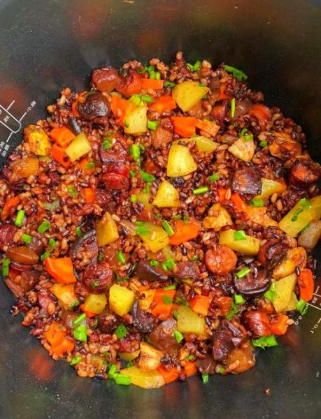 懒人土豆焖饭怎么做_土豆焖饭用不用提前泡米-第1张图片-山城妙识 懒人土豆焖饭怎么做_土豆焖饭用不用提前泡米-第1张图片-山城妙识