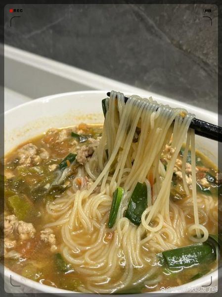 正宗小锅米线配方窍门_如何熬出鲜浓高汤-第1张图片-山城妙识 正宗小锅米线配方窍门_如何熬出鲜浓高汤-第1张图片-山城妙识