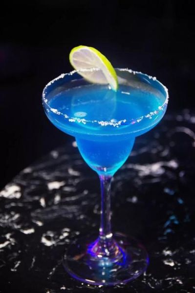 蓝色玛格丽特鸡尾酒配方_怎么做-第2张图片-山城妙识
