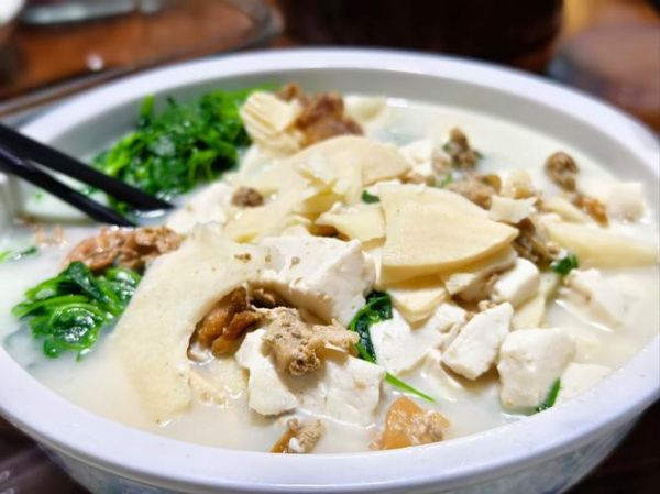 河蚌豆腐汤怎么做好吃_河蚌豆腐汤的做法窍门-第1张图片-山城妙识