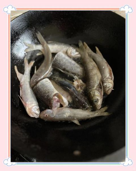 马口鱼怎么做好吃_马口鱼的家常做法-第2张图片-山城妙识