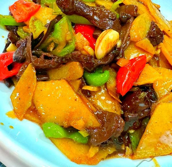 红蘑菇炒土豆片怎么做_红蘑菇炒土豆片要焯水吗-第2张图片-山城妙识